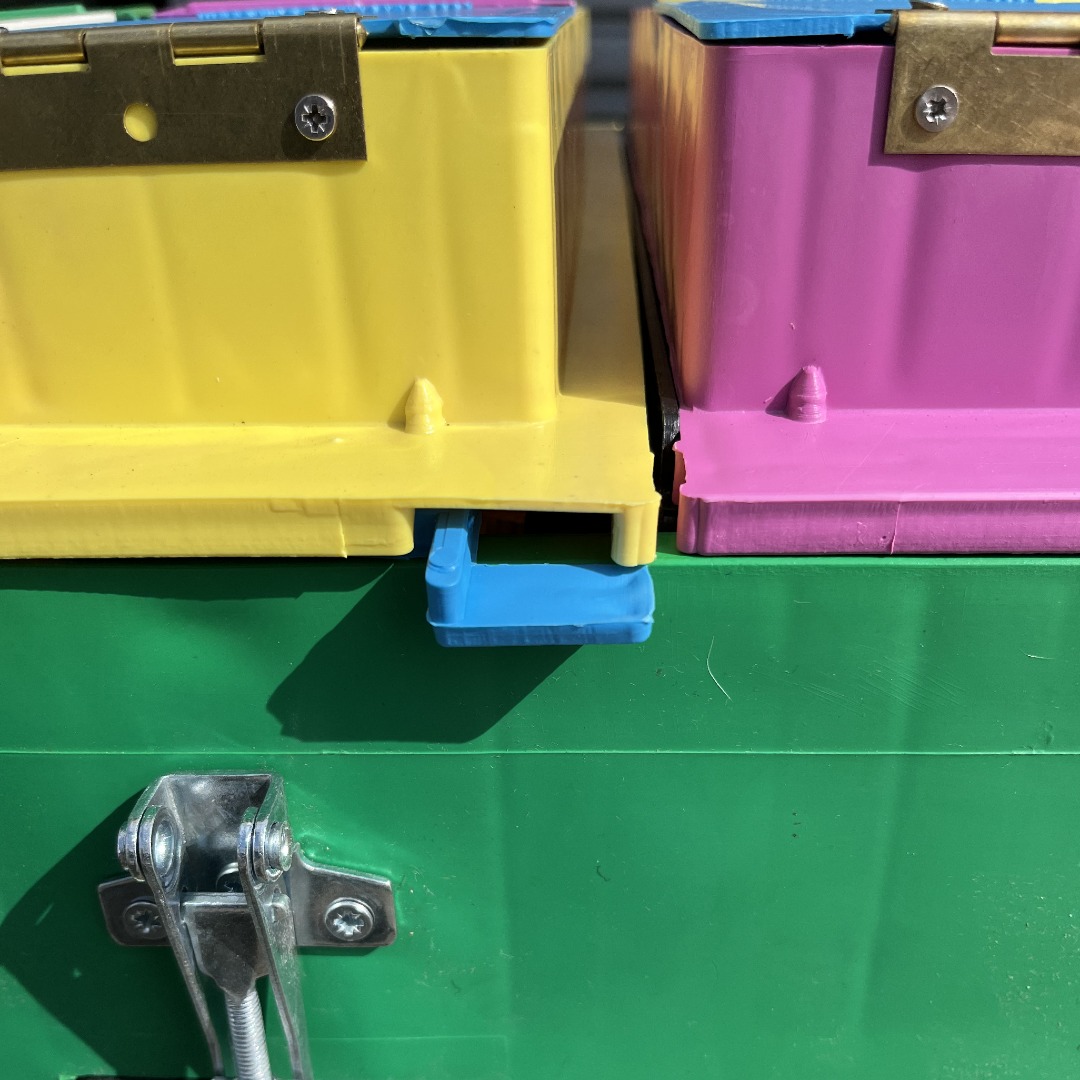 Technoset 3 x 3 frame splitter kit - in Hive